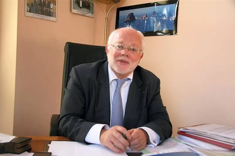 Législatives : Christian Ménard (UMP) sera-t-il candidat en juin ...