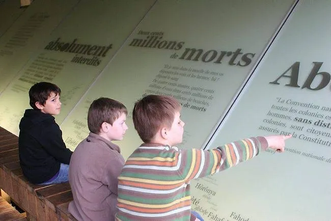 Le mémorial dévoilé aux enfants en avant-première - Nantes.maville.com