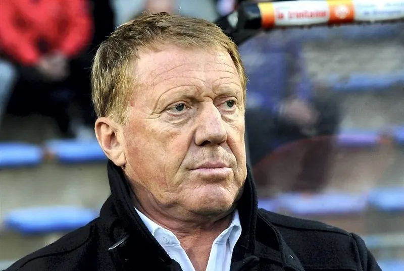 Stade brestois. Alex Dupont limogé et remplacé par Corentin Martins ...