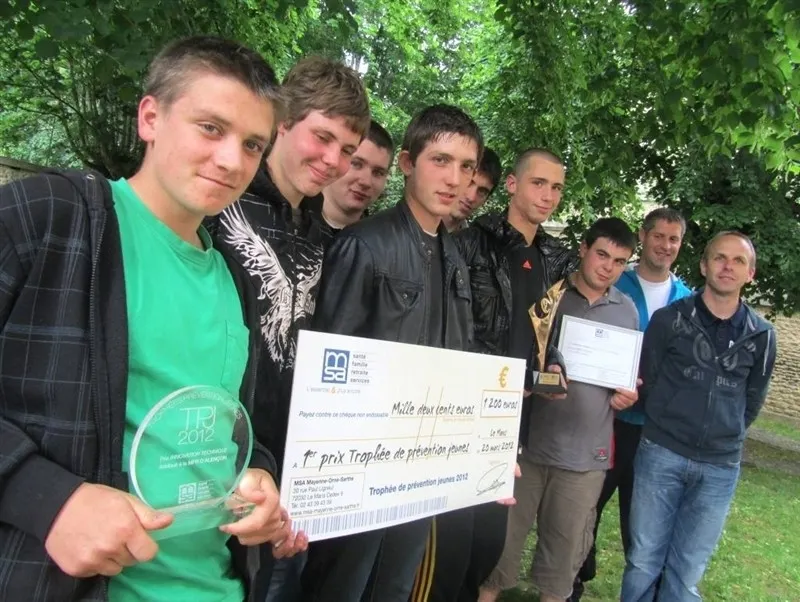 Des élèves d’Alençon inventent une chaise d’insémination bovine ...