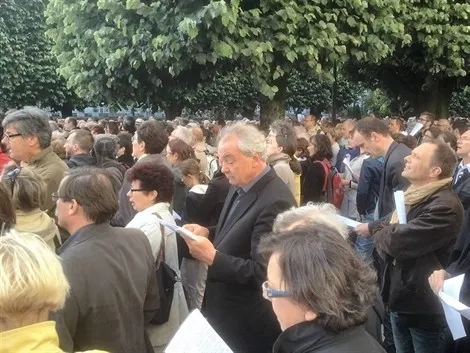 Clin d'oeil : le nouveau maire de Nantes pousse déjà la chansonnette ...