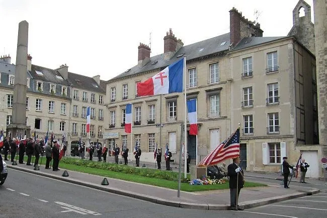 Libération de Caen : 68e lever des couleurs - Caen.maville.com