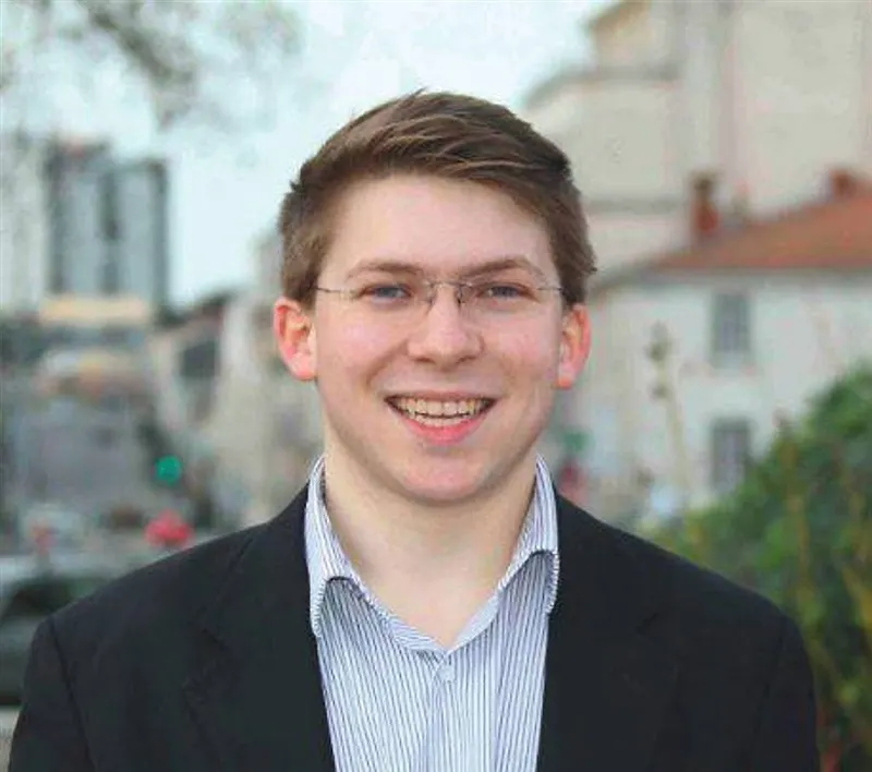 Gonzague de Chantérac, l’homme qui tweette plus vite que son ombre - La ...