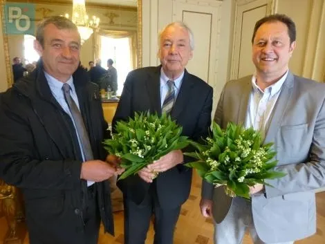 Nantes. Le maire Patrick Rimbert reçoit le muguet des maraîchers ...