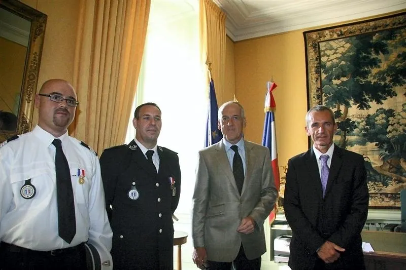 Le Mans. Deux policiers récompensés pour « acte de courage » - Le Mans ...