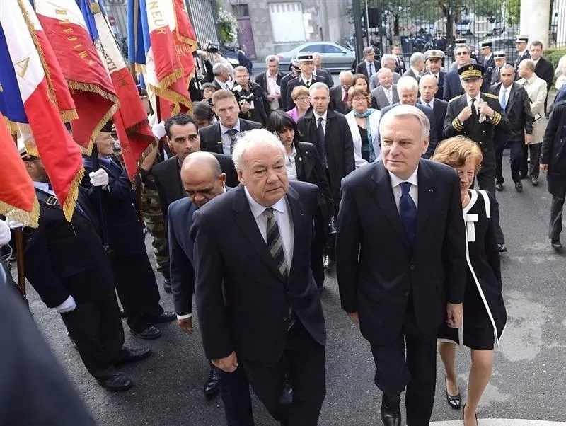 Bombardements de 1943 à Nantes : hommage aux membres de la Défense ...