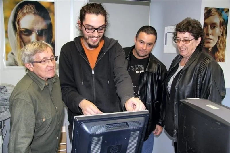 Cholet. Au centre social Pasteur, des ordinateurs au prix de la ...