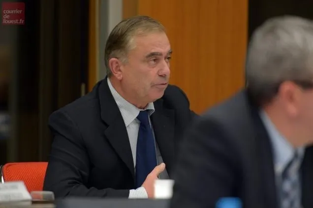 Cholet. Xavier Coiffard poursuit Gilles Bourdouleix - Cholet.maville.com