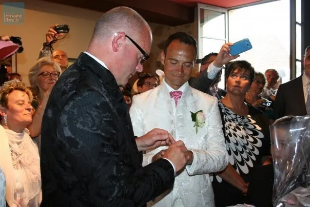 Pirmil. Gaël Lagneau, un des premiers maires gay s'est marié avec ...