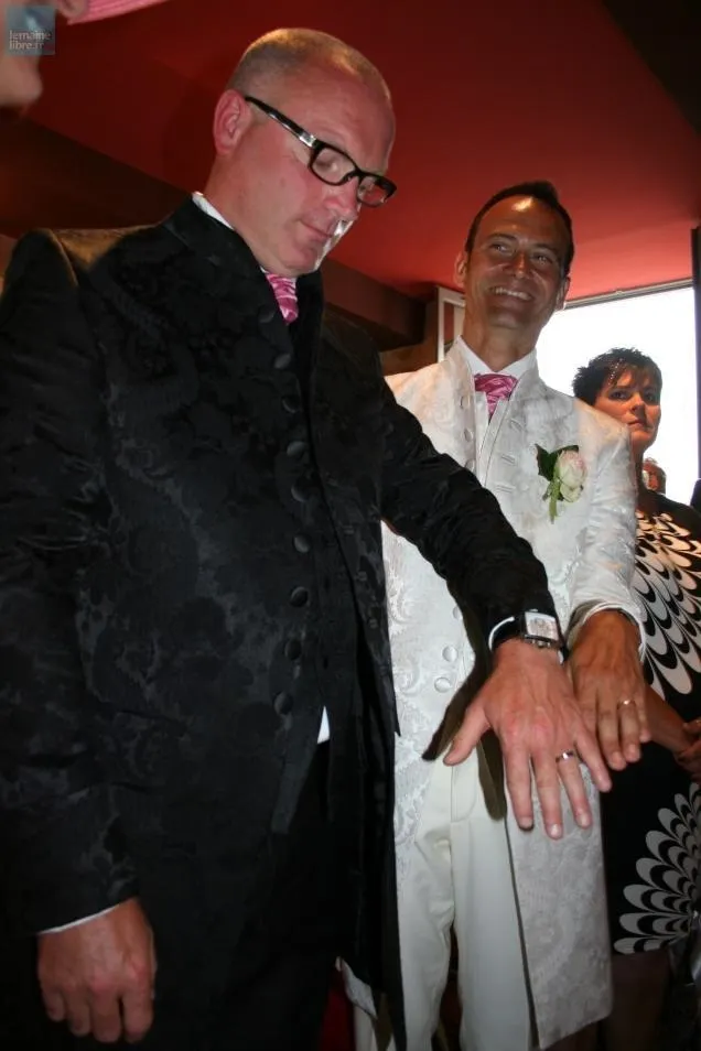 Pirmil. Gaël Lagneau, un des premiers maires gay s'est marié avec ...