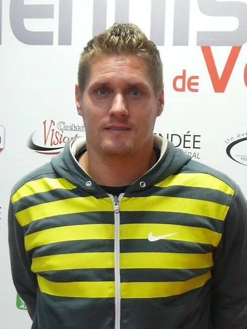 Vendée : V. Millot, ce footballeur devenu champion de tennis - La Roche ...