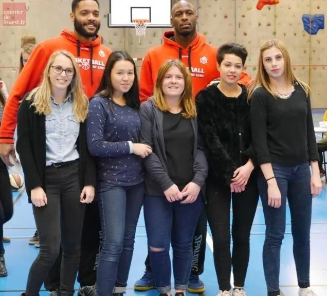 Cholet. Les lycéens de Jeanne Delanoue se mobilisent pour le téléthon ...