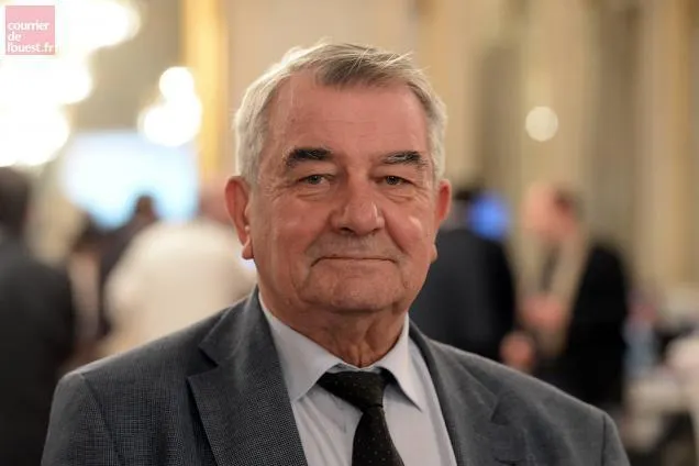 Primaire à gauche. Le sénateur Raoul attend de voir le programme de ...