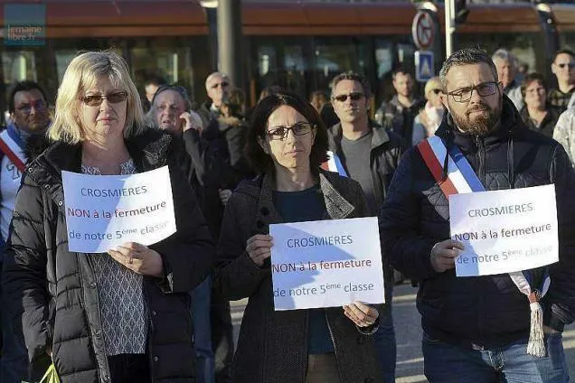 Sarthe. Vidéo - Carte scolaire : manifestation devant la préfecture ...