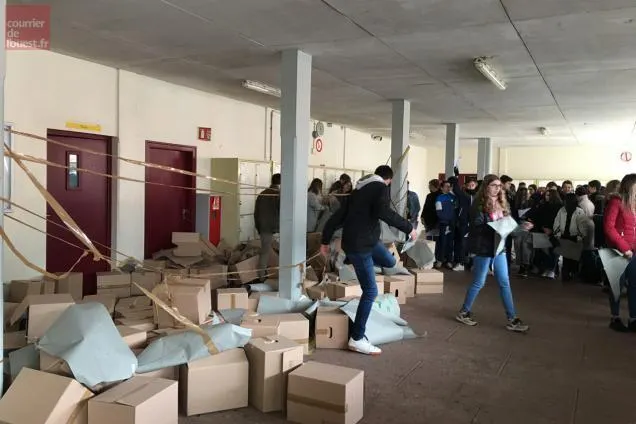 Cholet. Le lycée Europe a célébré le 30e anniversaire de la chute du ...