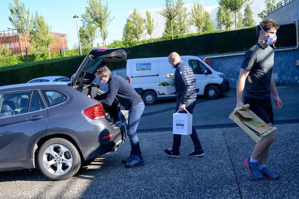 EN IMAGES. Le succès du drive des producteurs, pour manger sain et ...