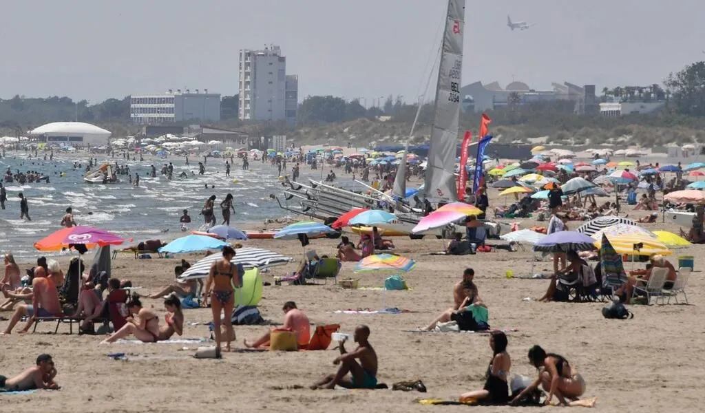 Premières réouvertures de plage samedi sur la Méditerranée - Nîmes ...