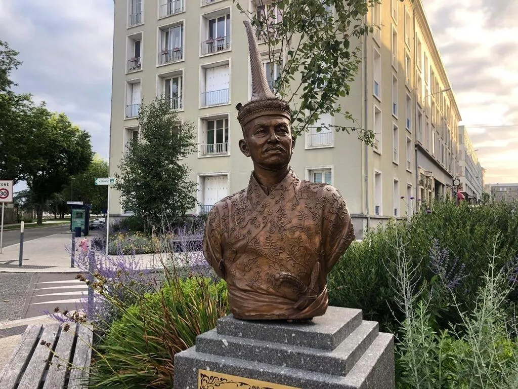 Brest. La statue de Kosa Pan va prendre de la hauteur - Brest.maville.com