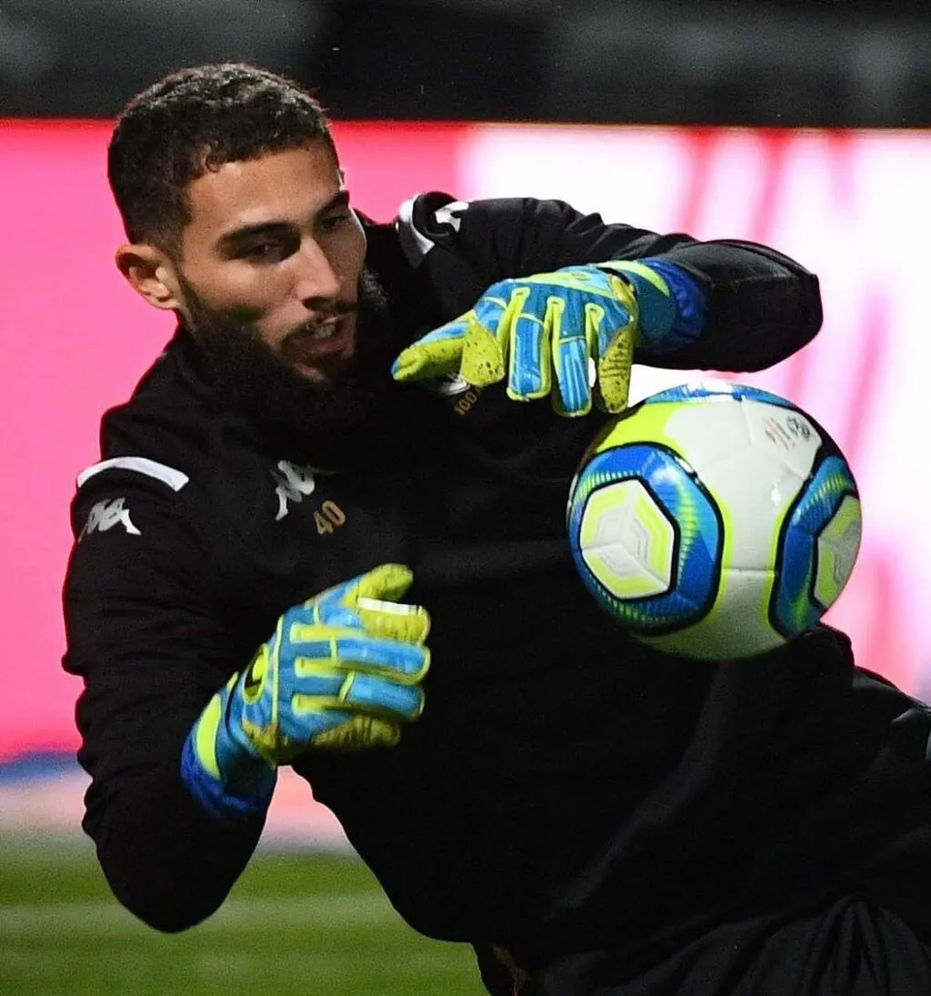 Football. Mercato : Le gardien d’Angers-SCO Anthony Mandrea dans le ...