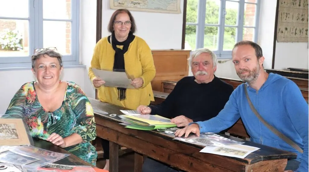 Saint-Nicolas-du-Pélem. Le musée de l’École recherche des photos de ...