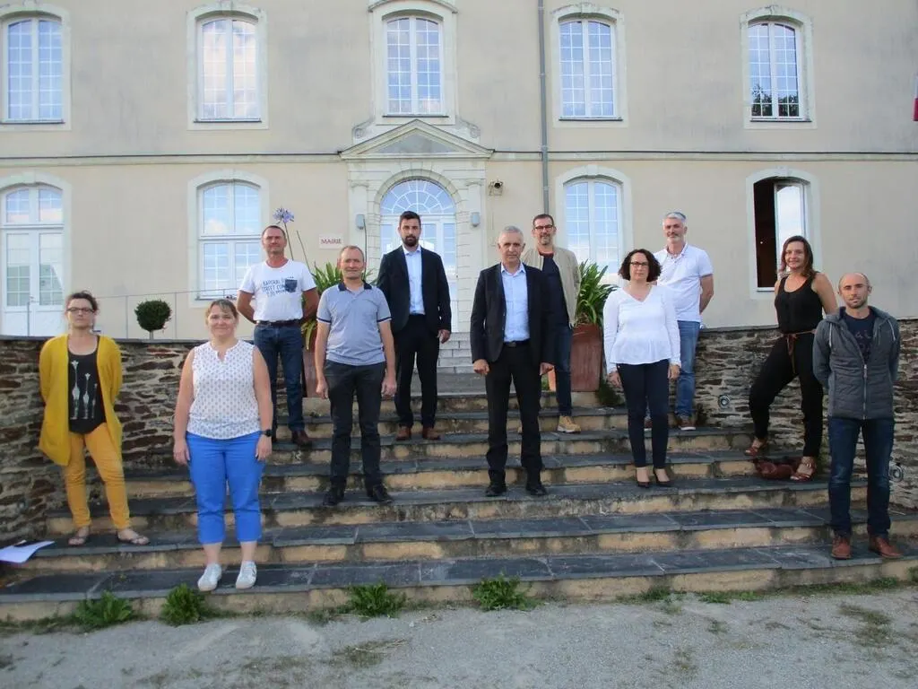 Saint-Quentin-Les-Anges. Dominique Guineheux a été élu maire. Sport ...