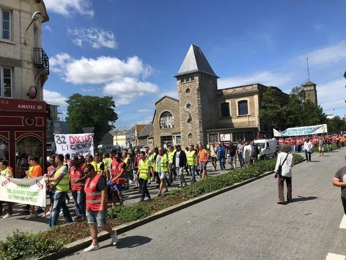 Saint-Malo. Les dockers en colère contre leurs licenciements - Rennes ...
