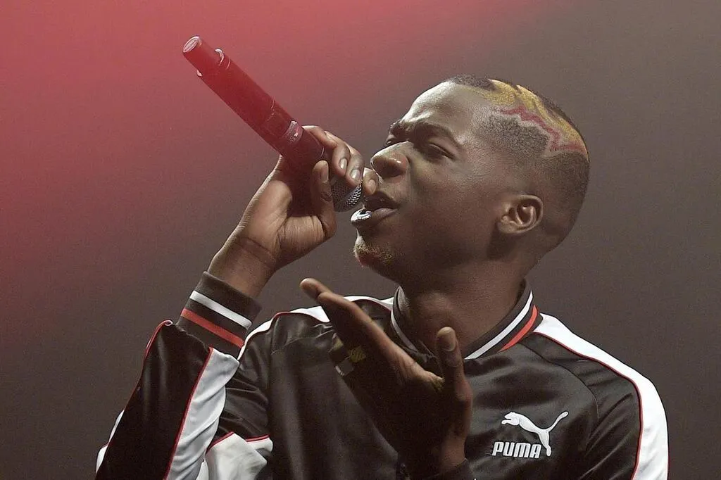 Rixe mortelle à Paris. Le rappeur MHD remis en liberté sous contrôle ...