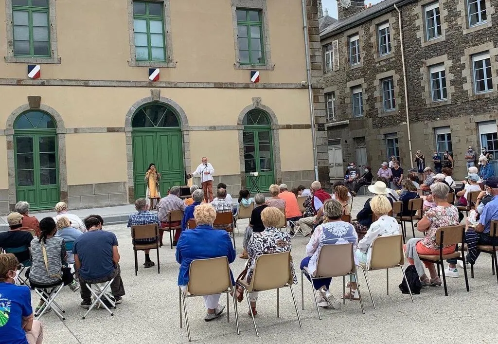Dol-de-Bretagne. Succès pour le concert de Myrdhin - Rennes.maville.com