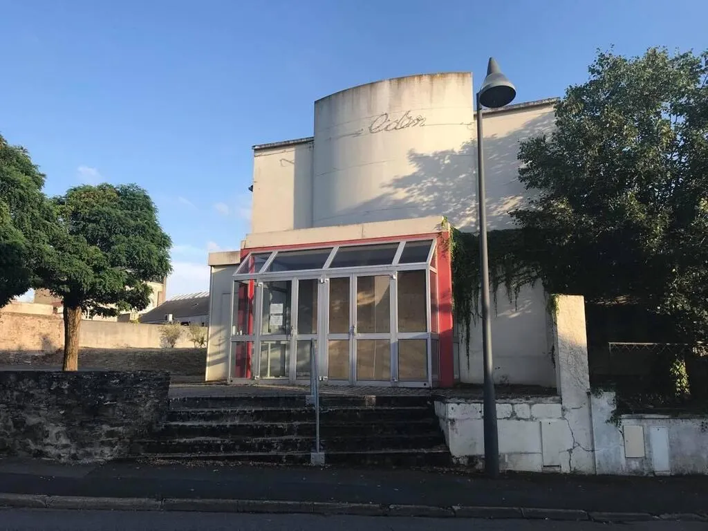 Ancenis-Saint-Géréon. La vie de l’humoriste Sim racontée dans une ...