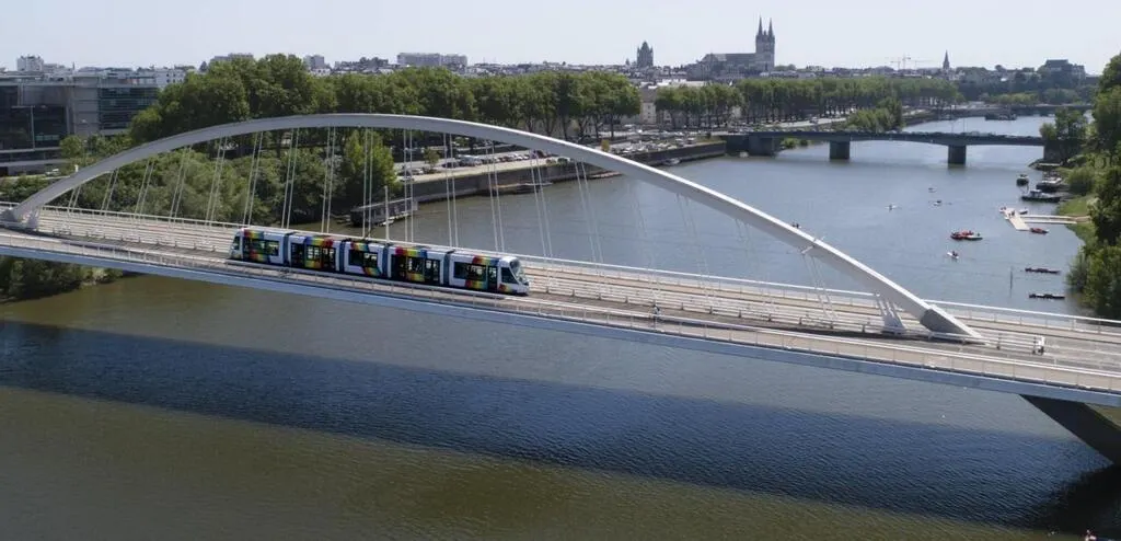 Transports à Angers : digitalisation et déviations au programme de la ...