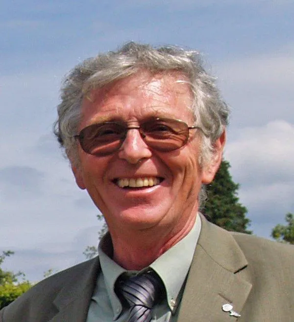 Cesson-Sévigné. Le rosiériste Michel Adam inculque la technique ...