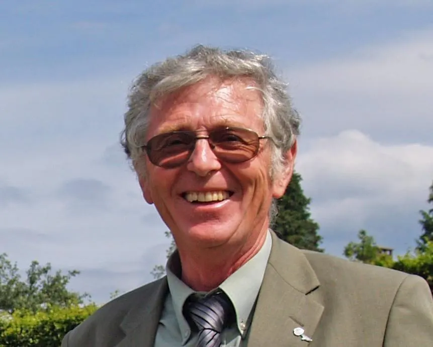 Cesson-Sévigné. Le rosiériste Michel Adam inculque la technique ...