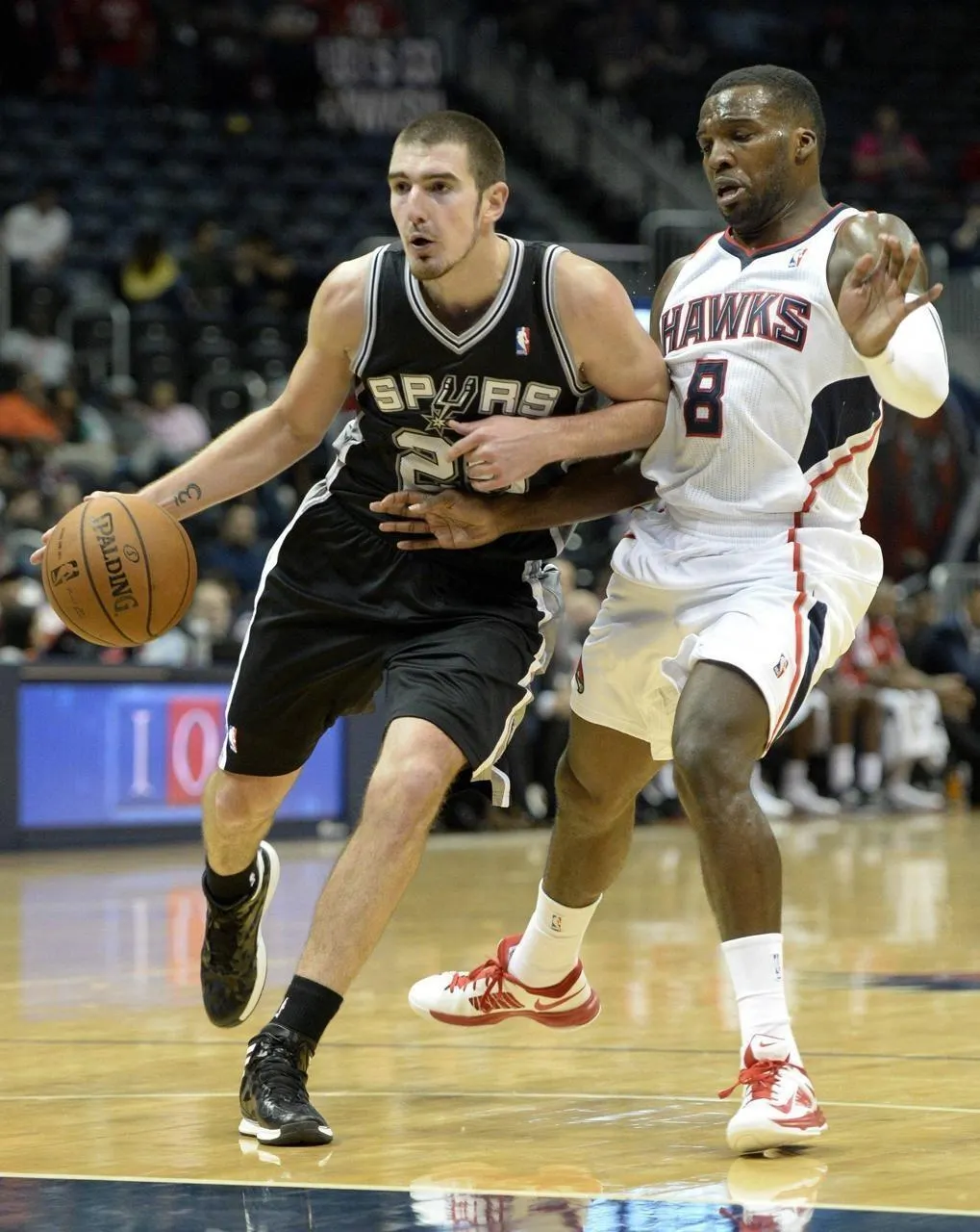 Basket. De Cholet à la NBA : Nando de Colo, chez Tony Parker. Sport ...