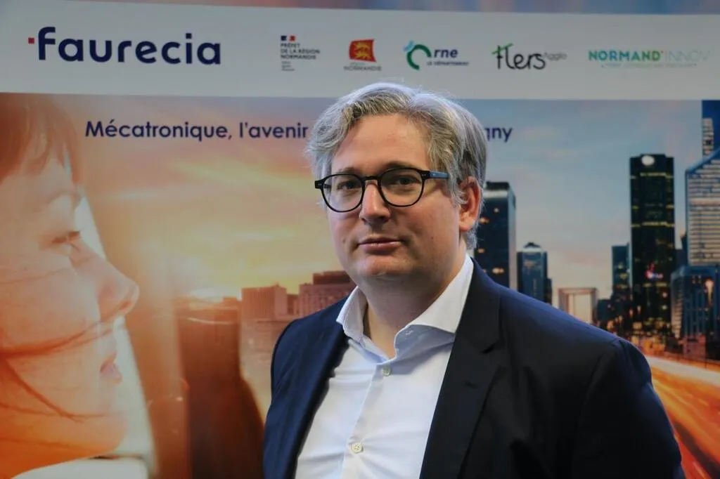 En Normandie, Faurecia invente le siège de voiture du futur - Angers ...