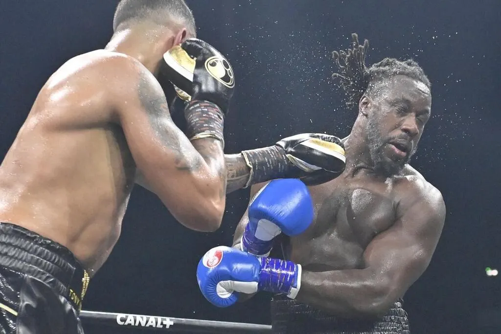 EN IMAGES. Tony Yoka décroche par KO technique son premier titre chez ...