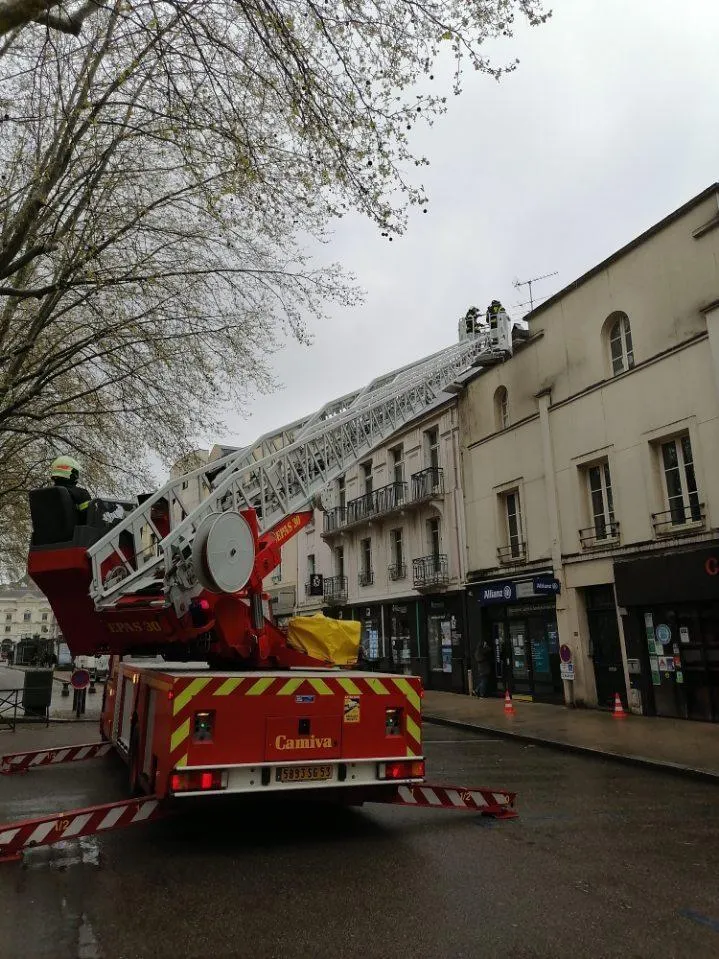 Laval. Le Carrefour express victime d’une inondation, le magasin fermé ...
