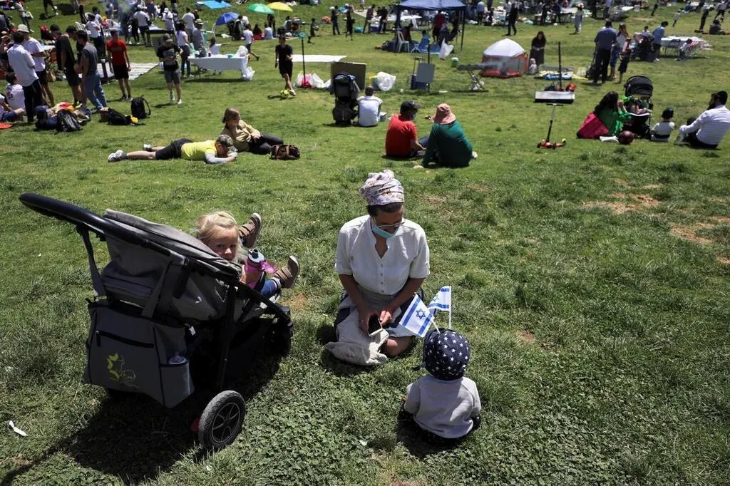 « On s’en est sortis ! » : vaccinés, les habitants d’Israël reprennent ...