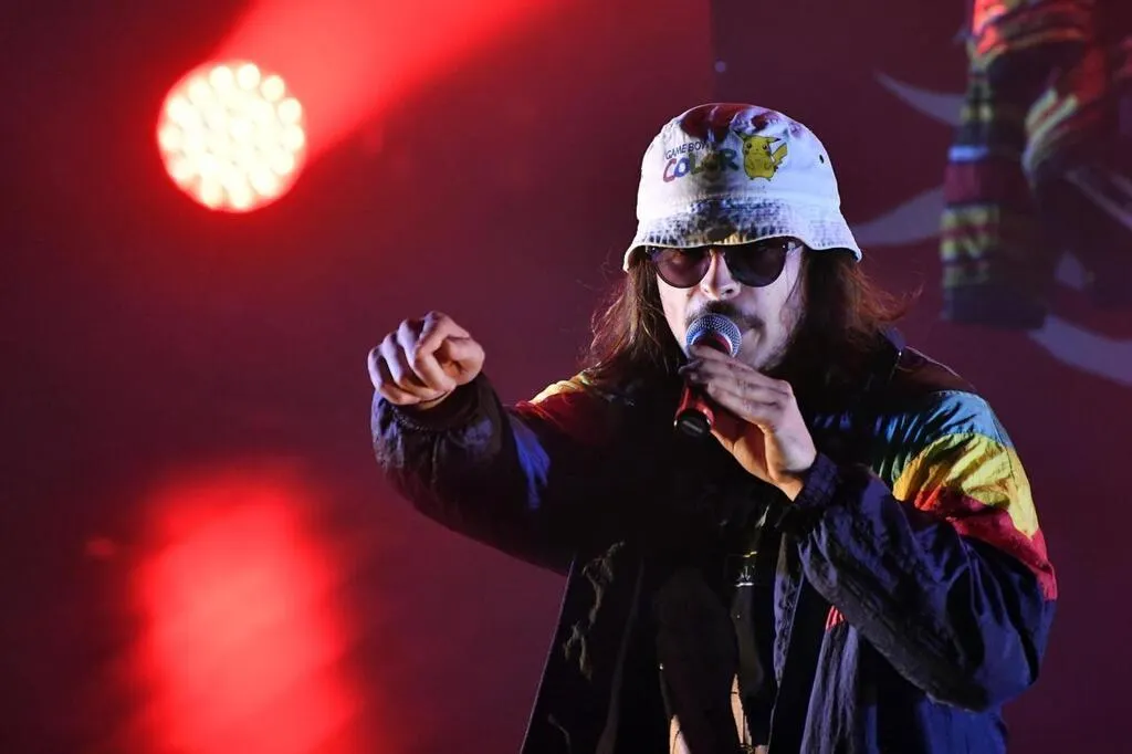 Le rappeur Lorenzo empoche plus de 300 000 € avec sa collection de ...