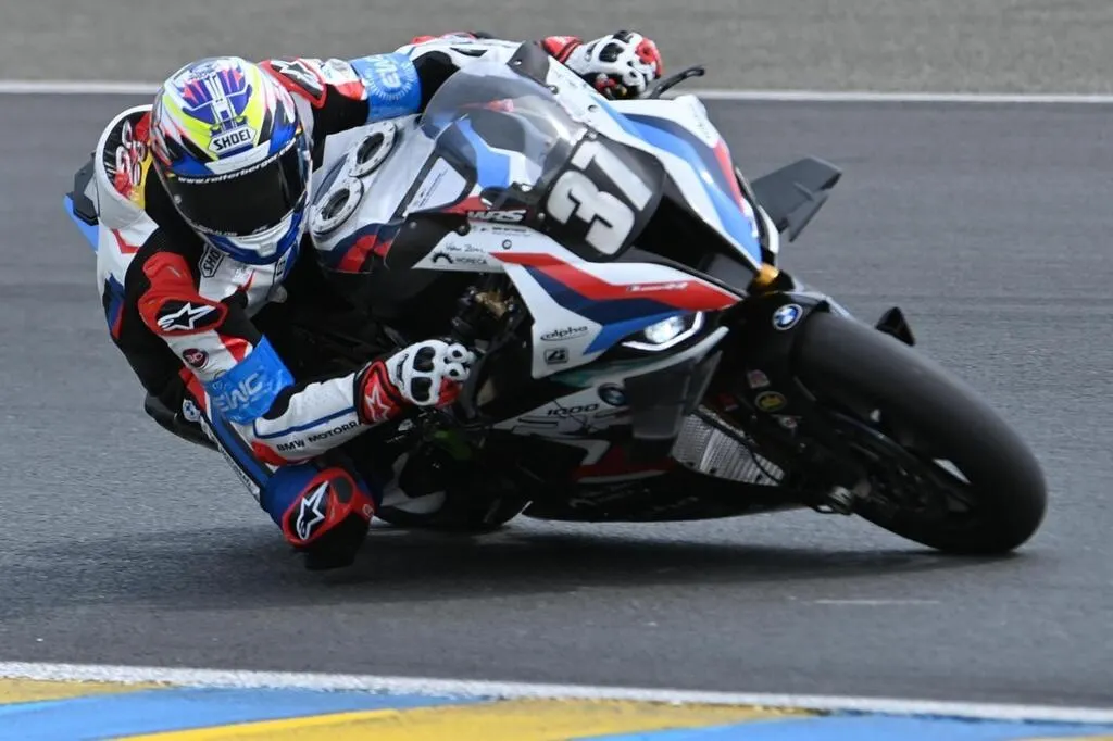24 Heures Motos. BMW domine les essais du soir . Sport - Tours.maville.com