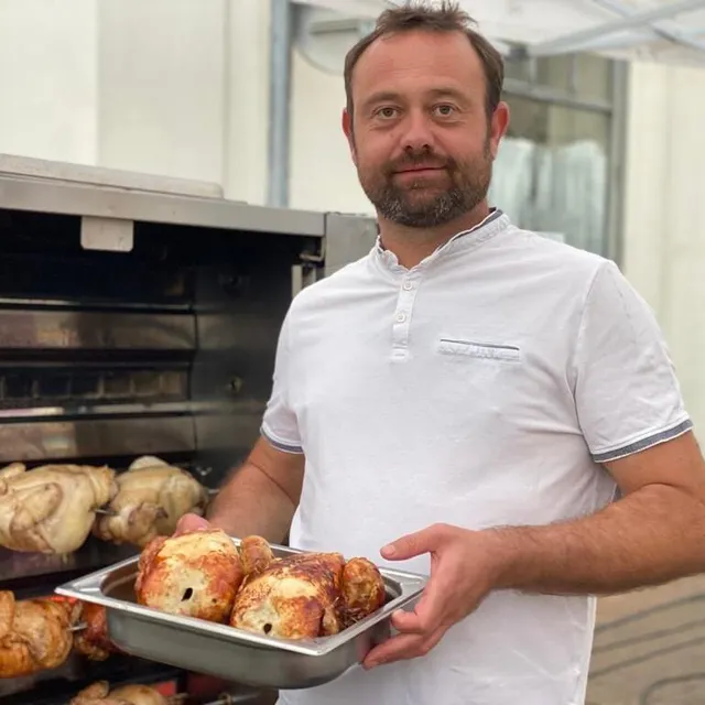 REPORTAGE. À Montval-sur-Loir, chaque samedi matin, le marché s’étire ...