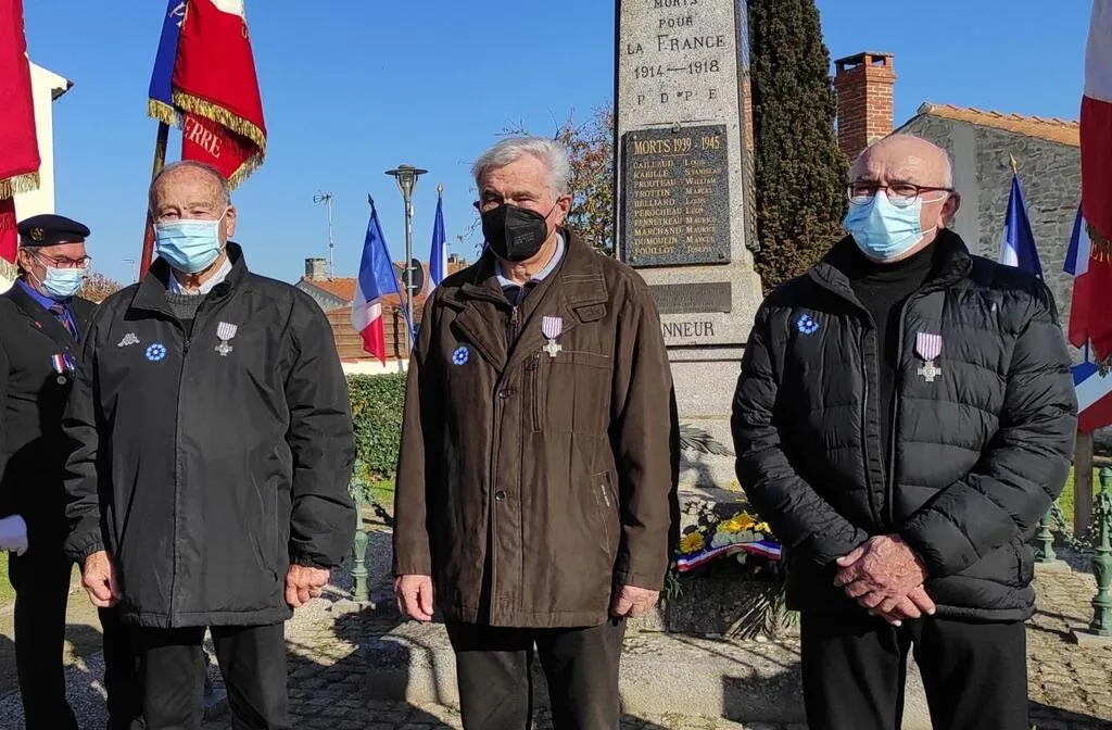 Jard-sur-Mer. Trois médaillés de la Croix du combattant - La Roche sur ...