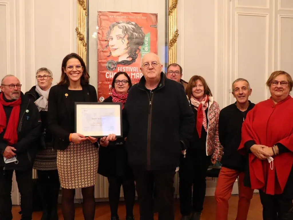 Paimpol. Festival du chant de marin : Pierre Morvan a reçu la médaille ...