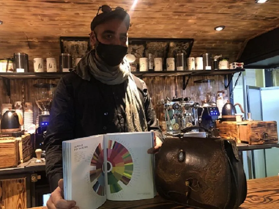 Portrait. Kévin, le barista au style Steampunk à retrouver au Salon de ...