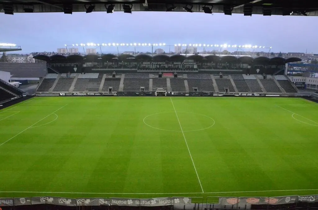 EN IMAGES. Angers Sco : À la découverte de la tribune Saint-Léonard du ...