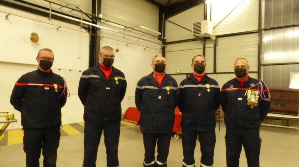 Bédée. Décorations et distinctions chez les pompiers - Rennes.maville.com