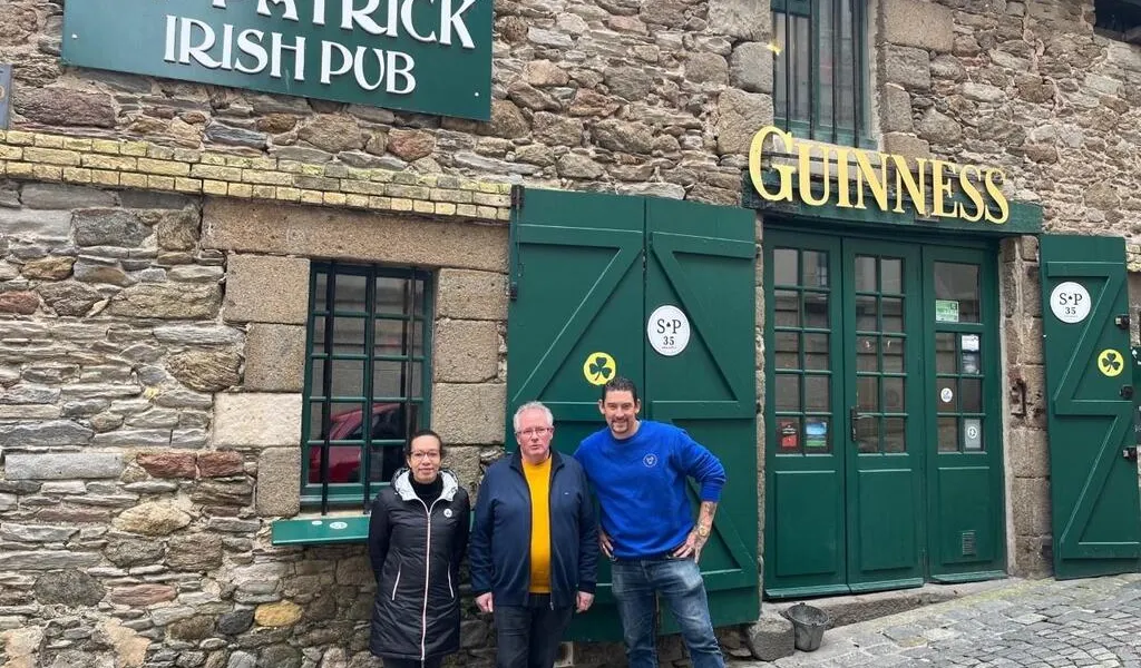 Saint-Malo. L’emblématique couple de propriétaires quitte le pub Saint ...