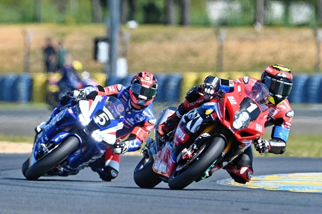 En Images 24 Heures Motos Nos Premières Images Du Duel Honda