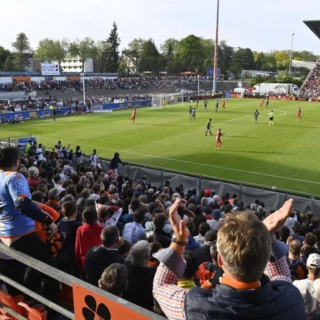 EN IMAGES. Stade lavallois : revivez la fête au stade Francis Le Basser pour le titre de ...