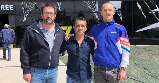 Sainte-Mère-Église. L’acteur James Madio en visite à l’Airborne museum ...