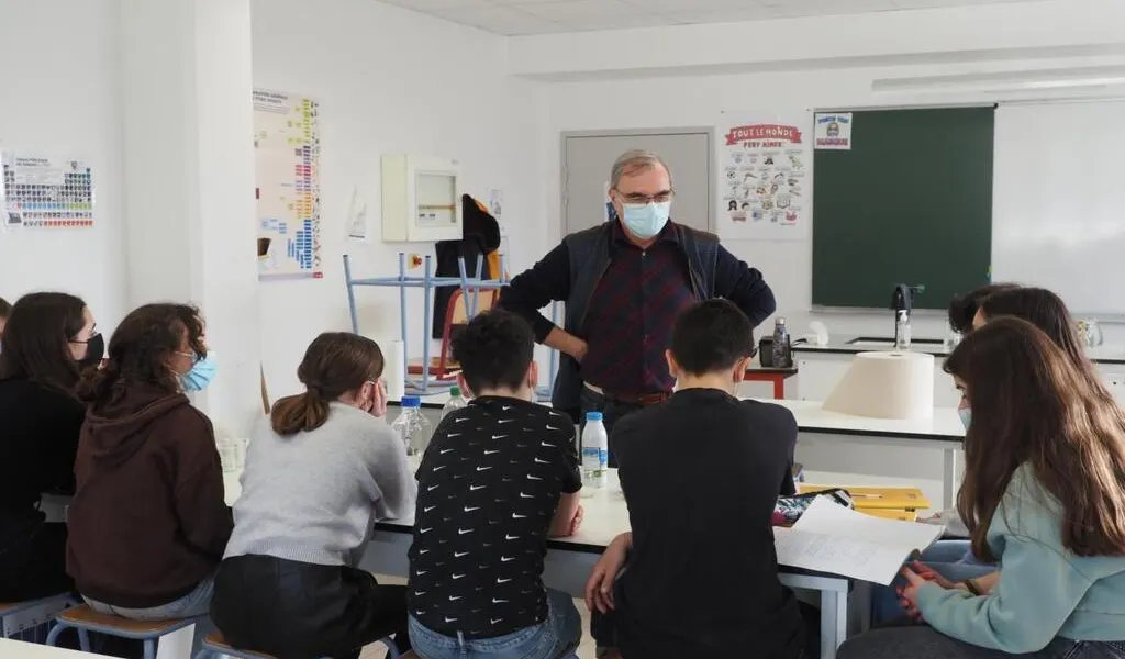 Missillac. Les collégiens se transforment en chercheurs - Nantes ...